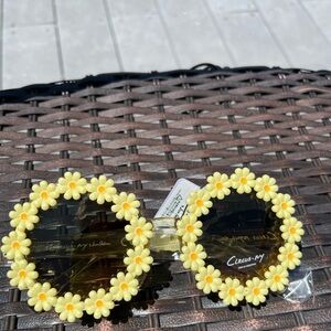 Sam Edelman | Accessories | Brand New Yellow Daisy Sunglasses | Poshmark